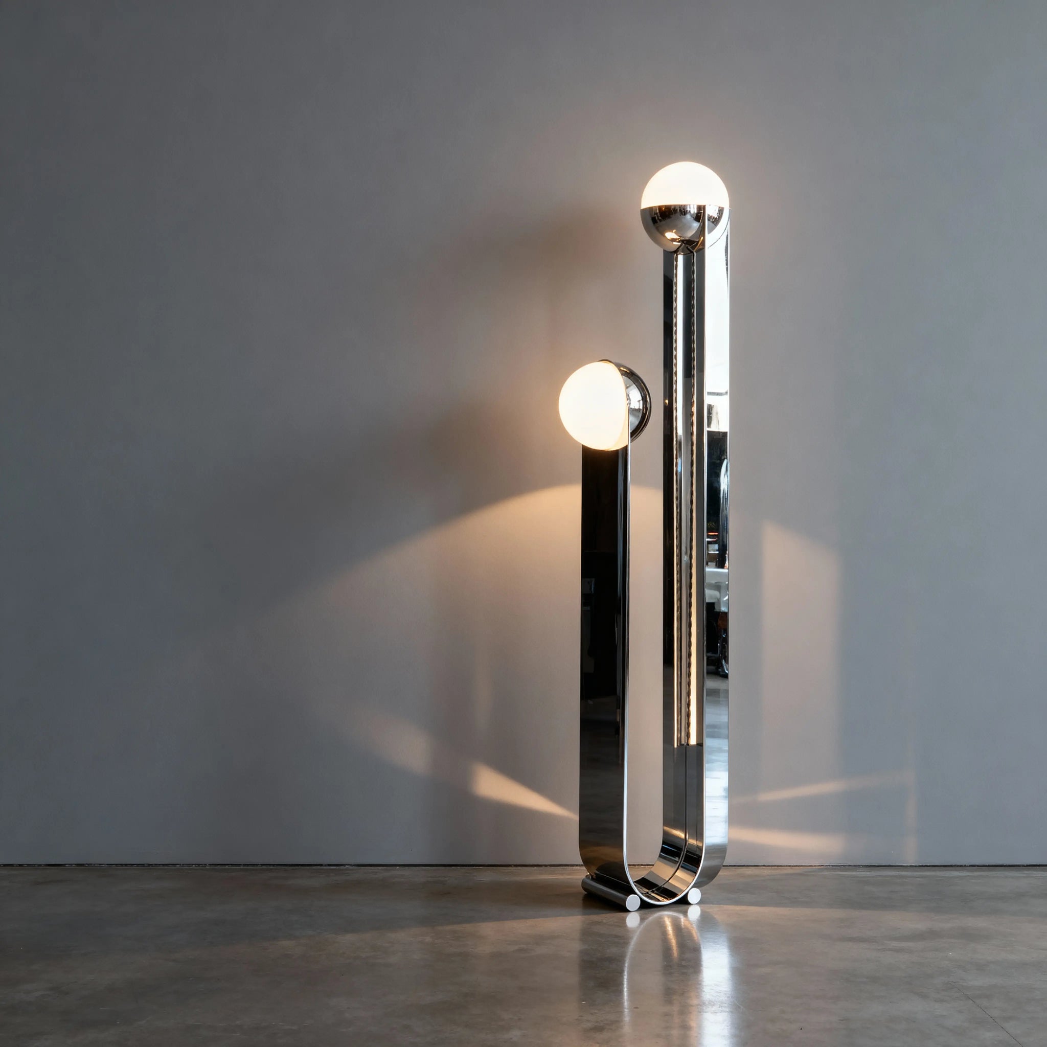 Chrome Orbit Lamp | Elegant Modern Lighting Design | Interior Moderna